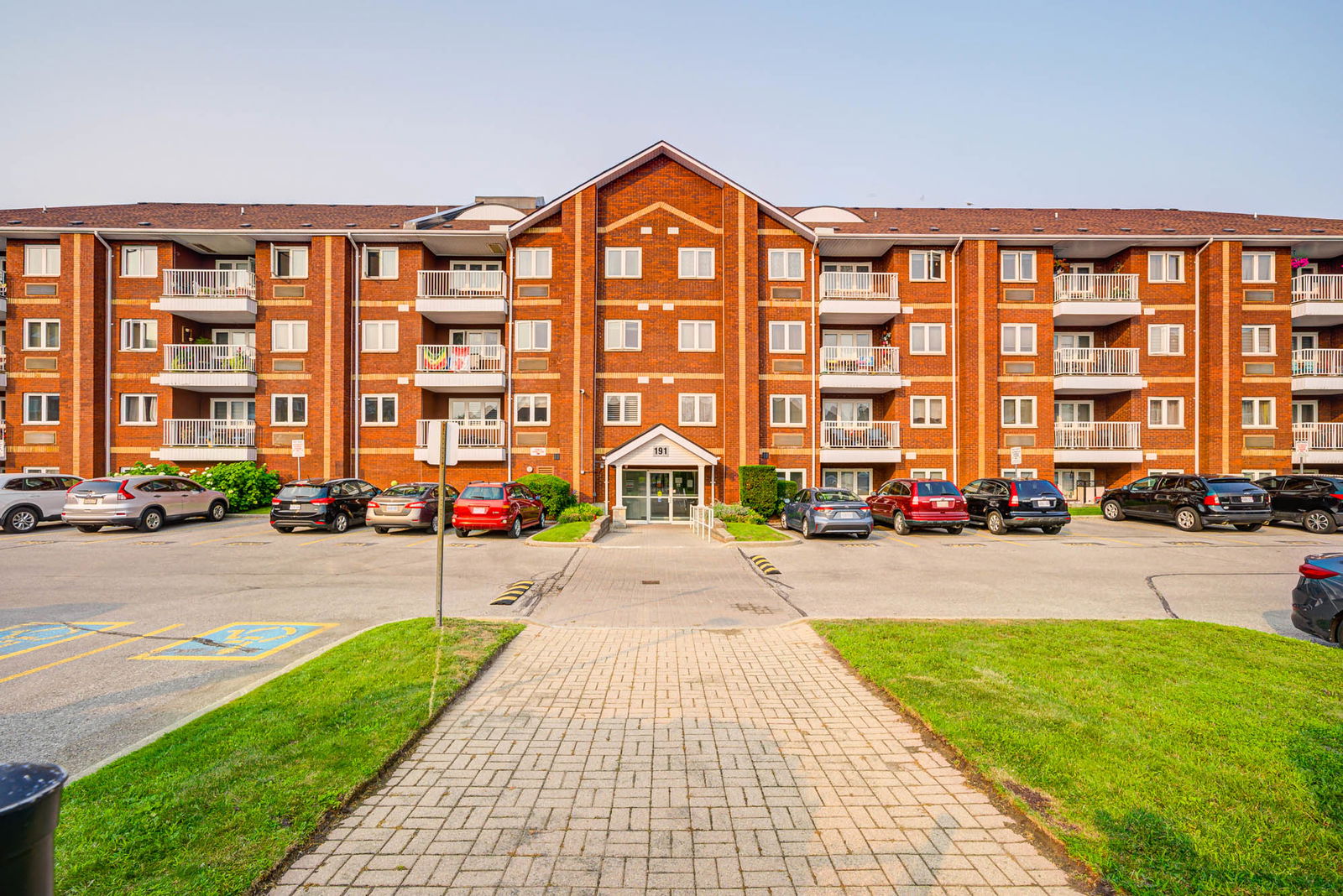 #201, 191 Lake Driveway | Brandon Williams Realtor